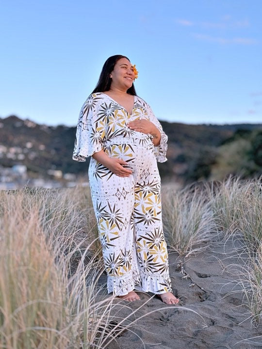 PELE PAEPAE JUMPER TP208 WHITE – www.tanoa.co.nz